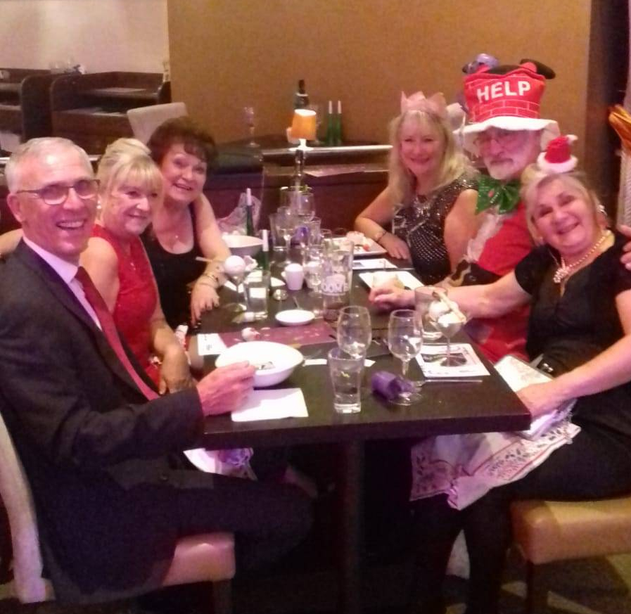 Friends Around The Bay – A friendship club for singles in Torbay