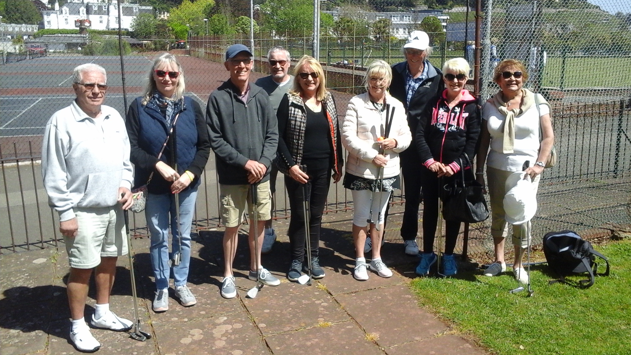 Friends Around The Bay – A friendship club for singles in Torbay